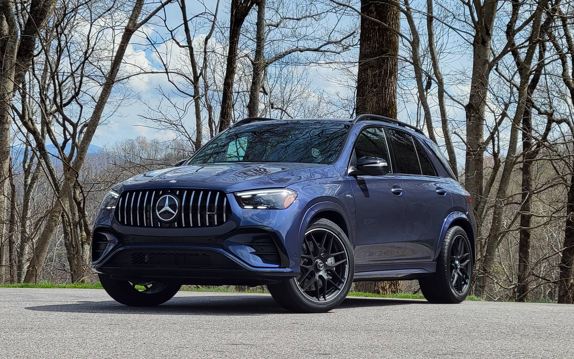 Luxury SUVs with Panoramic Sunroof: Top 10 Models for Style and Comfort - Ruggedix